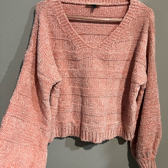 Alredine | Sweaters | Alredine Pink Crop Sweater | Poshmark